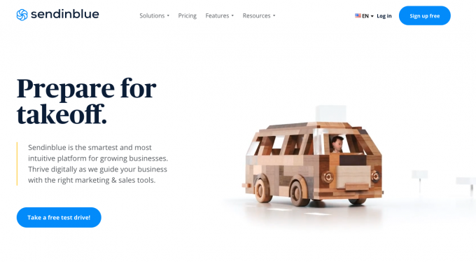 The 13 Best Bulk Email Providers for 2023 [Pricing & Features]